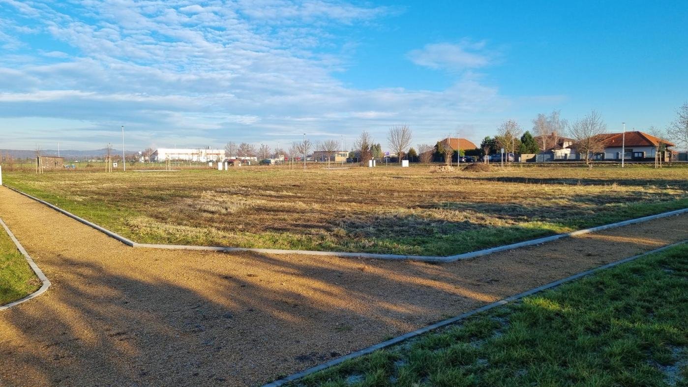Pozemky k prodeji | Bakov nad Jizerou - MUNIPOLIS 📢